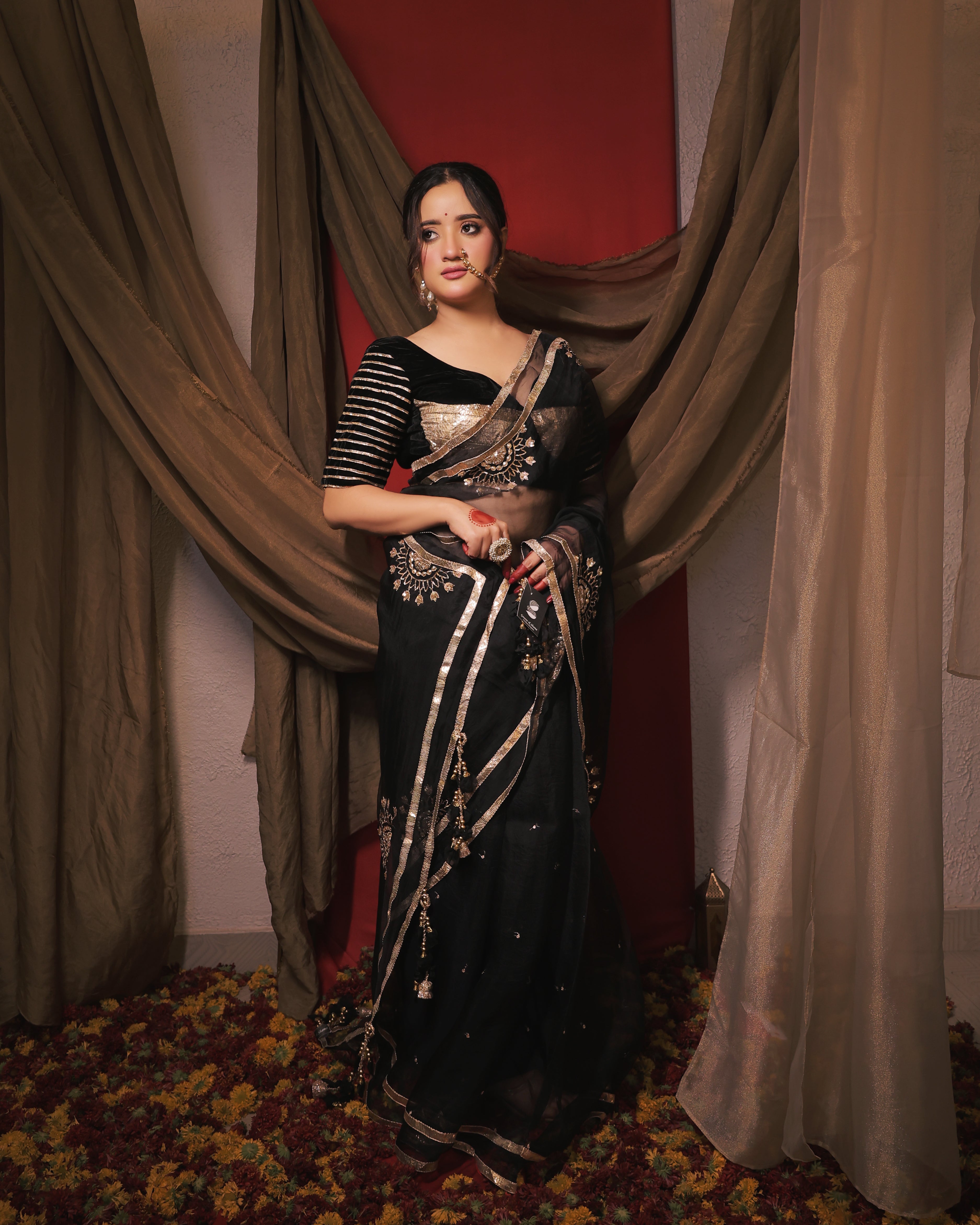 BLACK MONOCHROME SAREE - SWARN MANJARI – Gaurav and Shama